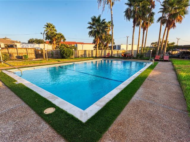 4600 Ocean Drive 307