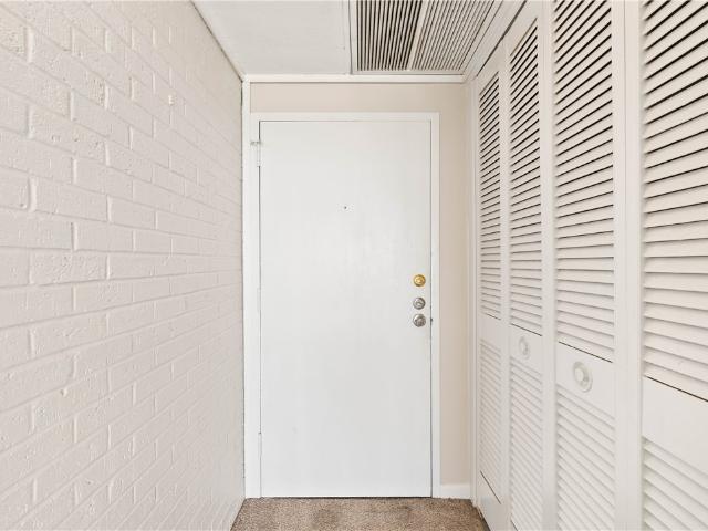 4600 Ocean Drive 906
