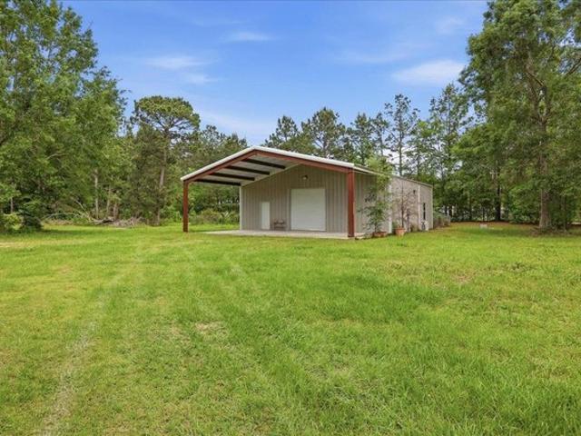 4600 Glaze Rd, Kountze, TX 77625