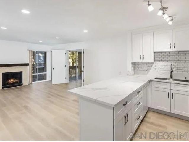 4600 Lamont St Unit 204, San Diego, CA 92109