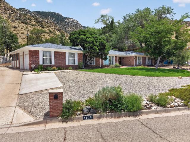 4600 Sunset Canyon Place NE