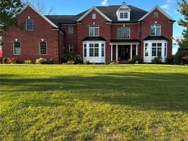 4600 Willow Ln, Lower Nazareth Township, PA 18064