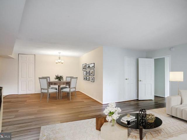 4601 N Park Avenue # 209 J