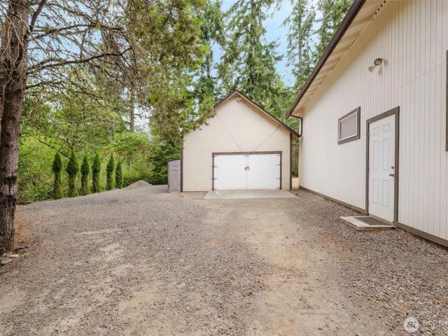 4601 SW Lake Flora Road