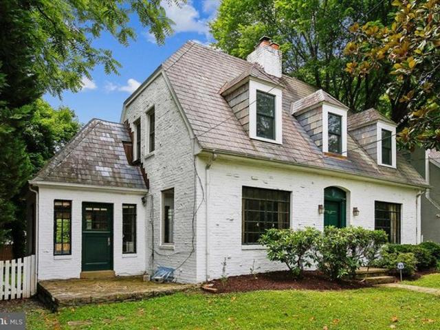 4602 Derussey Pkwy, Chevy Chase, MD 20815