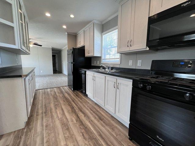 4602 Dover Ct, Sterling Heights, MI 48310