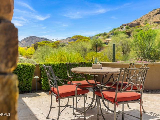 4602 e mockingbird lane
