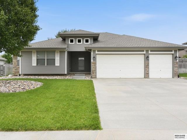 4602 S 198th St, Omaha, NE 68135