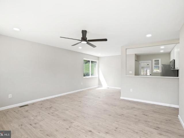 4603 Iris Place