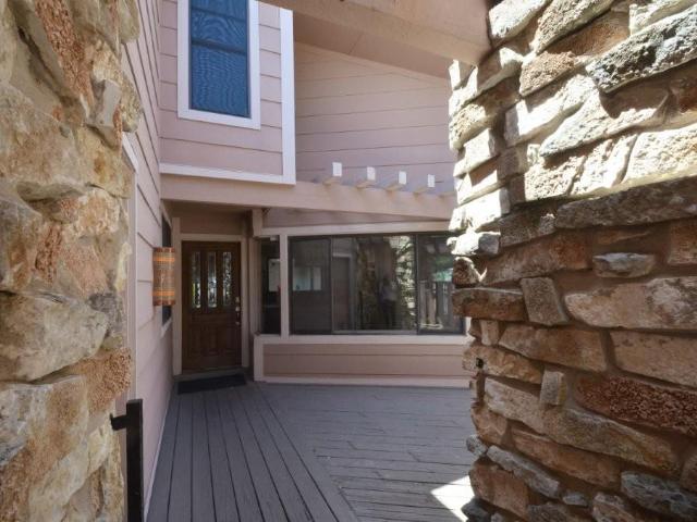 4603 Twin Valley Cir