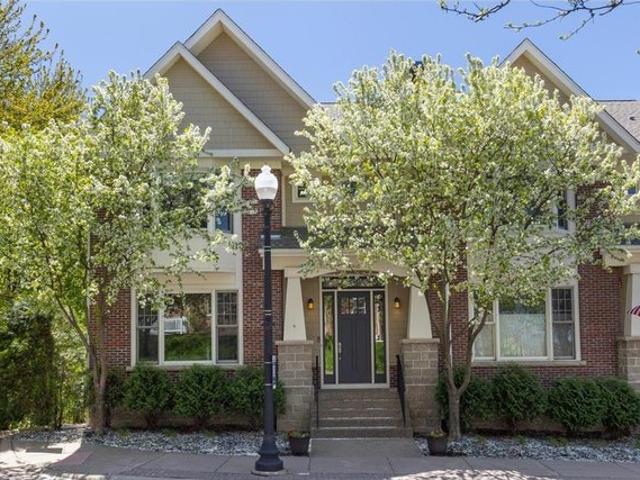 460 3rd St, Excelsior, MN 55331