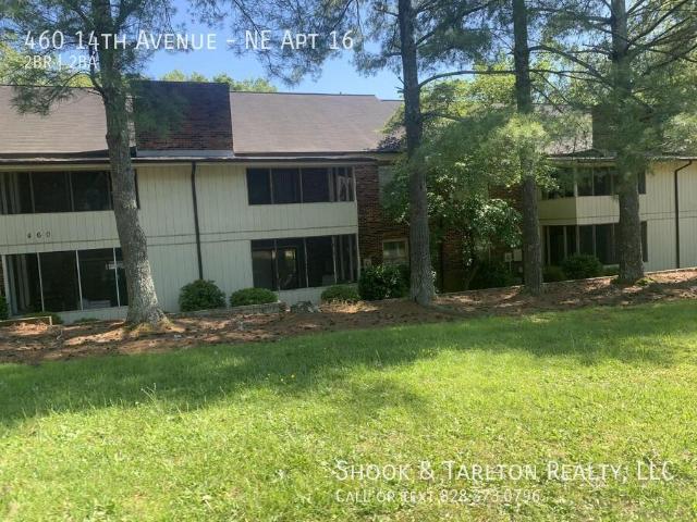 460 14th Avenue, 2 beds, 2 full baths