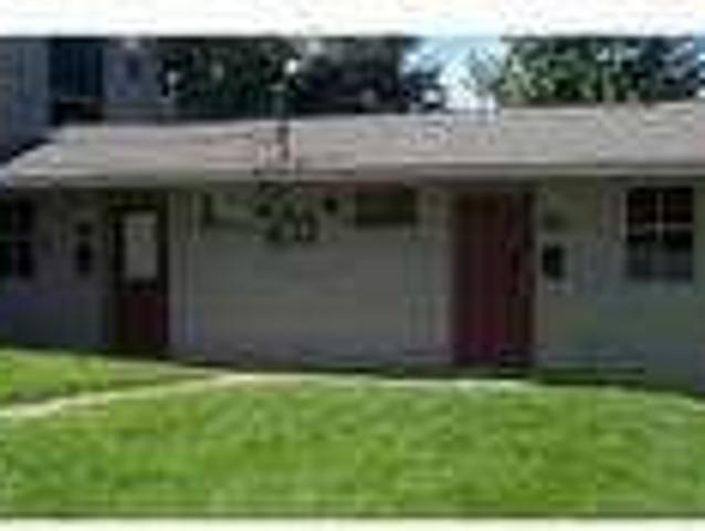 $460 / 1br 415ftÂ² Cozy duplex close to downtown and ON BUS ROUTE!