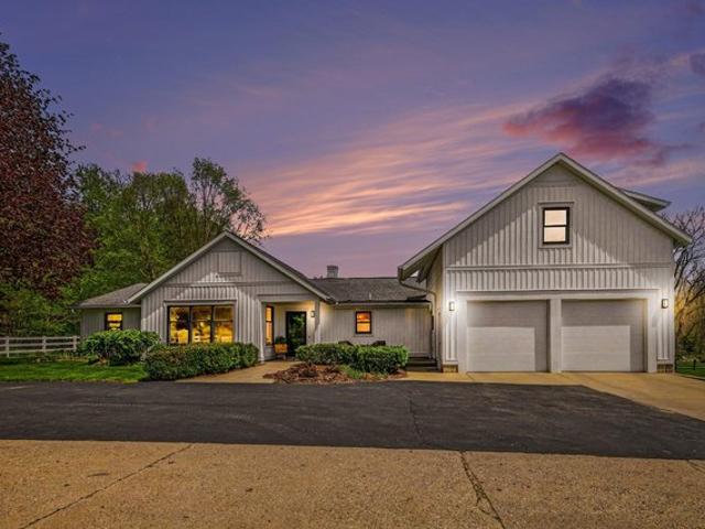 460 92nd St SW, Byron Center, MI 49315