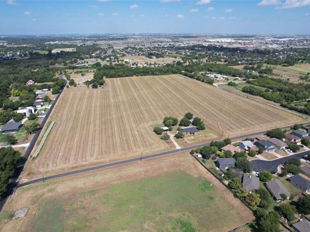 460 County Road 135, Hutto, TX 78634
