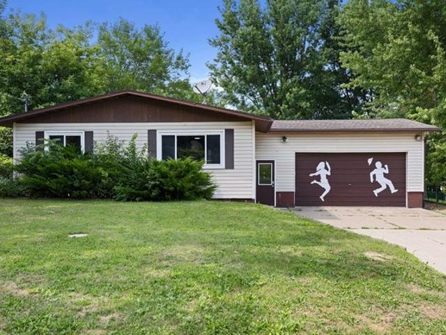 460 Center St, Dakota, MN 55925
