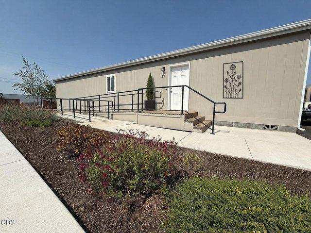 460 Arnos St Unit 87, Talent, OR 97540