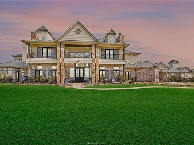 460 Bishop Rd, Huntsville, TX 77320
