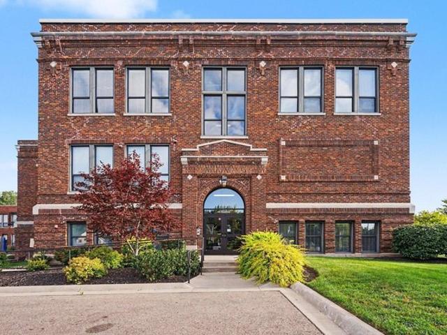 460 Broadway St Apt 205, South Haven, MI 49090