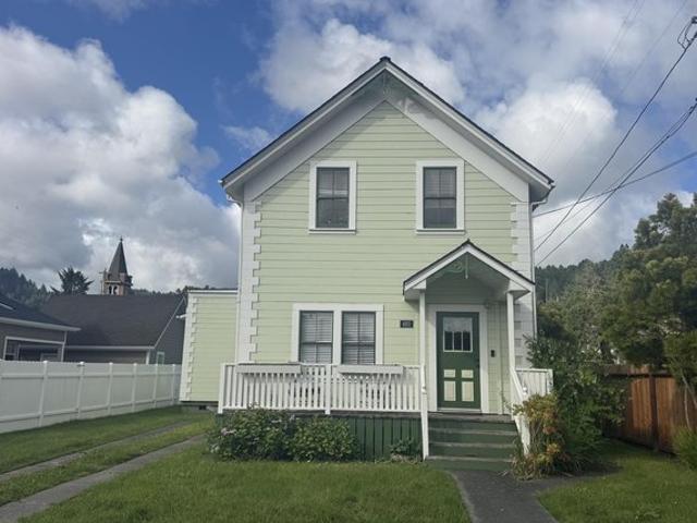 460 Brown St, Ferndale, CA 95536