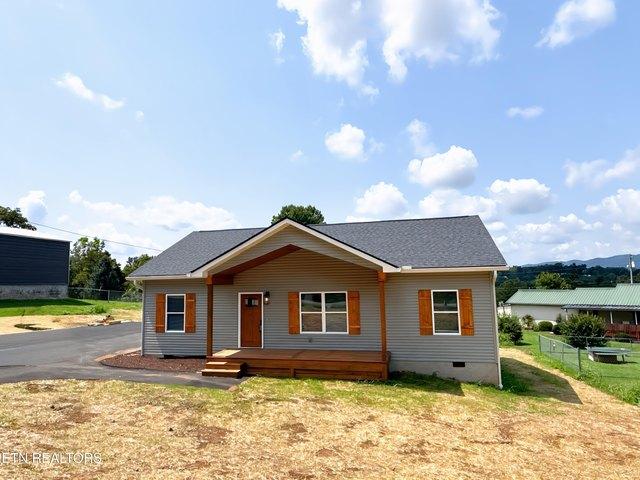 460 Glade Springs Rd, La Follette, TN 37766