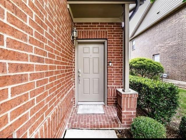 460 Hunt Dr, Lewisville, TX 75067