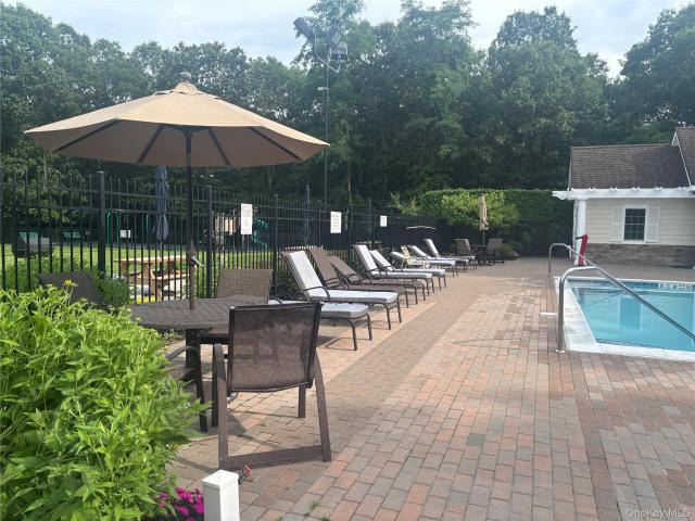460 Old Town Road 26M