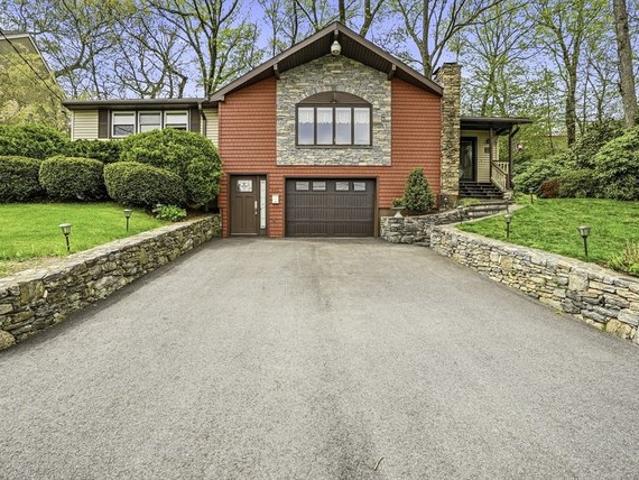 460 Lake Ave, Worcester, MA 01604