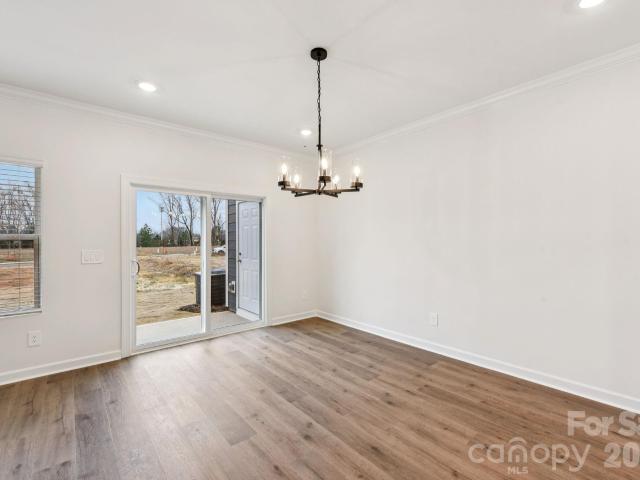 460 Markridge Loop