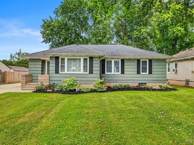 460 N 8th St, Lewiston, NY 14092