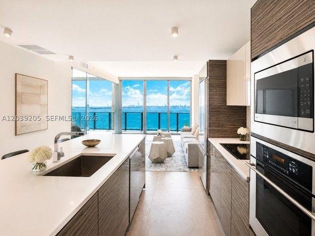 460 NE 28th St Apt 805, Miami, FL 33137