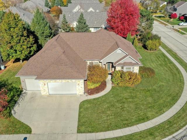 460 Niagara Rd, Oconomowoc, WI 53066