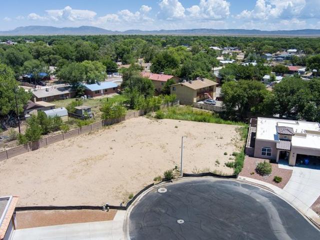 460 S Dennis Ct NE, Los Lunas, NM 87031