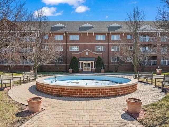 460 S Northwest Hwy Unit 212, Park Ridge, IL 60068