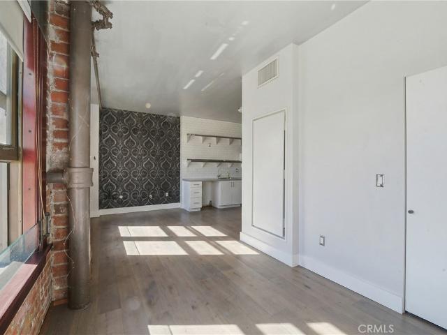 460 S Spring