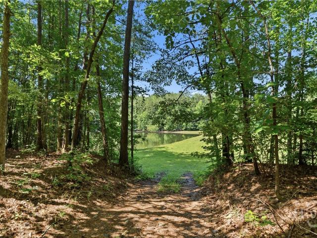 460 SE Honey Creek