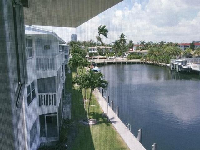 460 Paradise Isle Blvd Apt 301, Hallandale Beach, FL 33009
