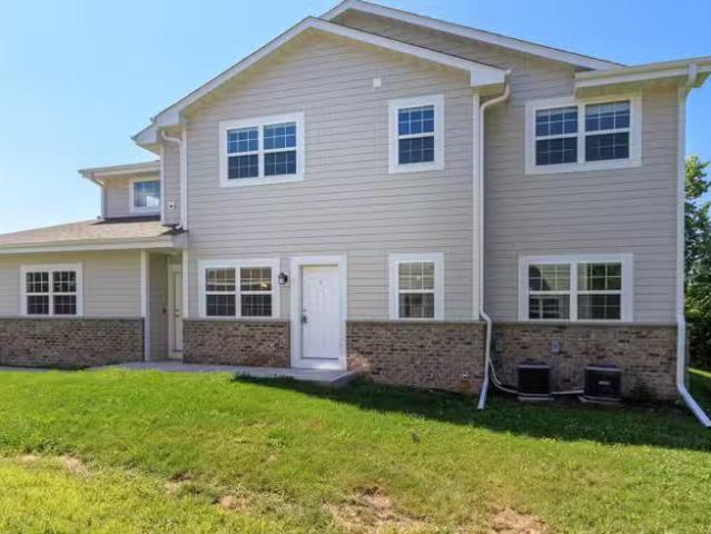 460 Quiet Meadow Ln #C, Johnson Creek, WI 53038 MLS 1886009