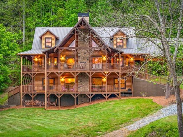 460 Wikle Dr, Ellijay, GA 30540