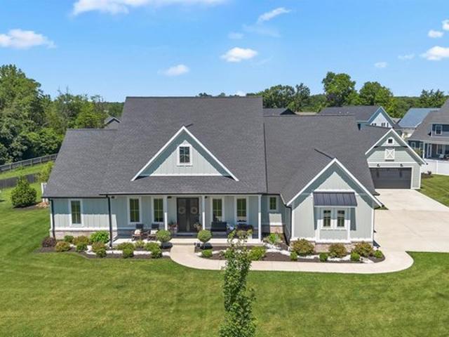 4614 N Triple Crown Dr, Bloomington, IN 47404