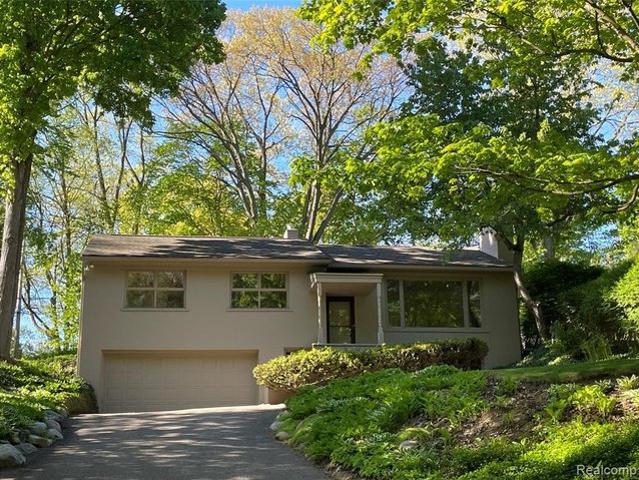 46151 Bloomcrest Dr, Northville Township, MI 48167