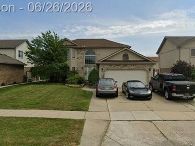 46158 Duke Dr, Chesterfield Township, MI 48051