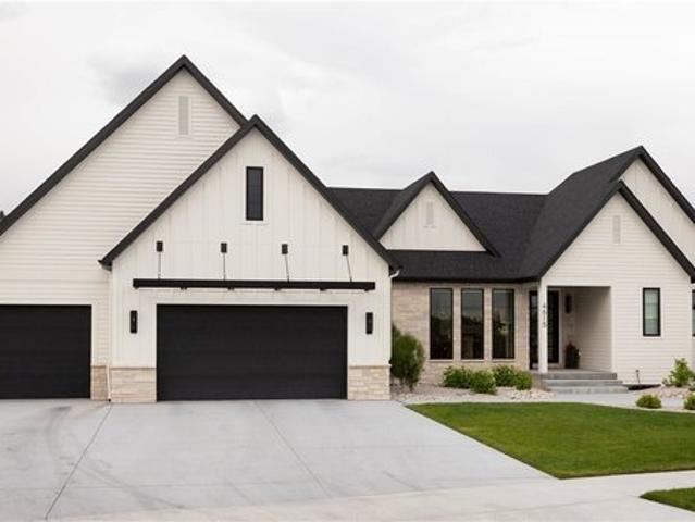 4615 N Hollow Brook Dr, Billings, MT 59106