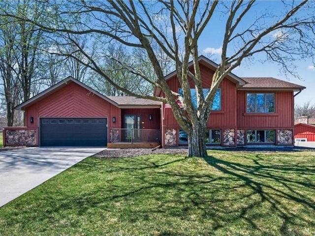 4615 Deerwood Ln N, Plymouth, MN 55442