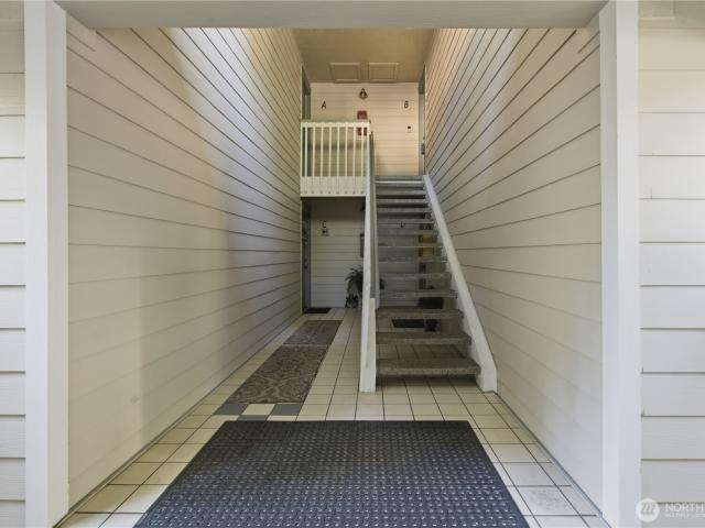 4615 Grandview Dr W, Unit B, University Place, WA 98466 | MLS #2500 | Compass