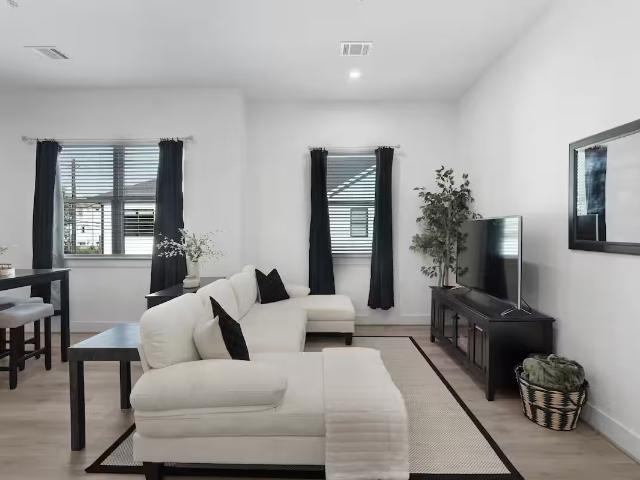 4615 Indie Heights Ln, Houston, TX 77018 | MLS #7121 | Compass