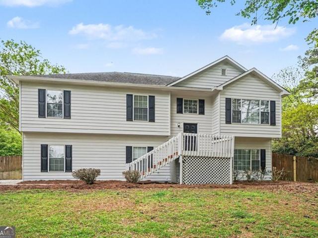 4615 Wheeler Creek Dr, Hoschton, GA 30548