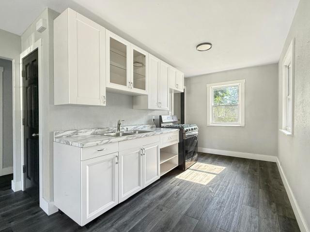 4616 N 30th St, Milwaukee, WI 53209 | MLS #1950 | Compass