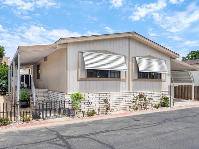 4616 N River Road 27