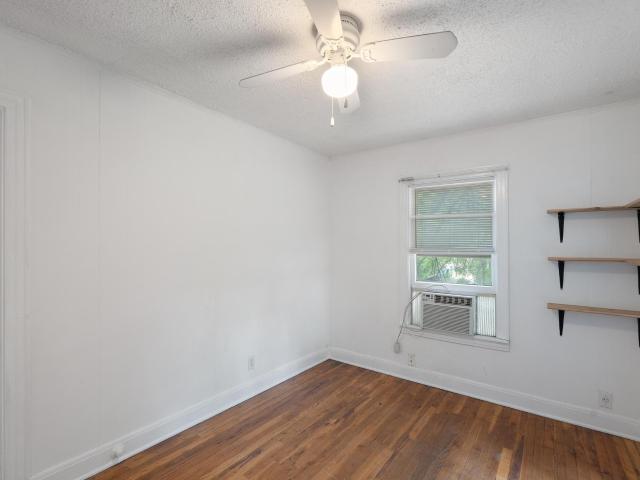 4616 E Cesar Chavez St # 1